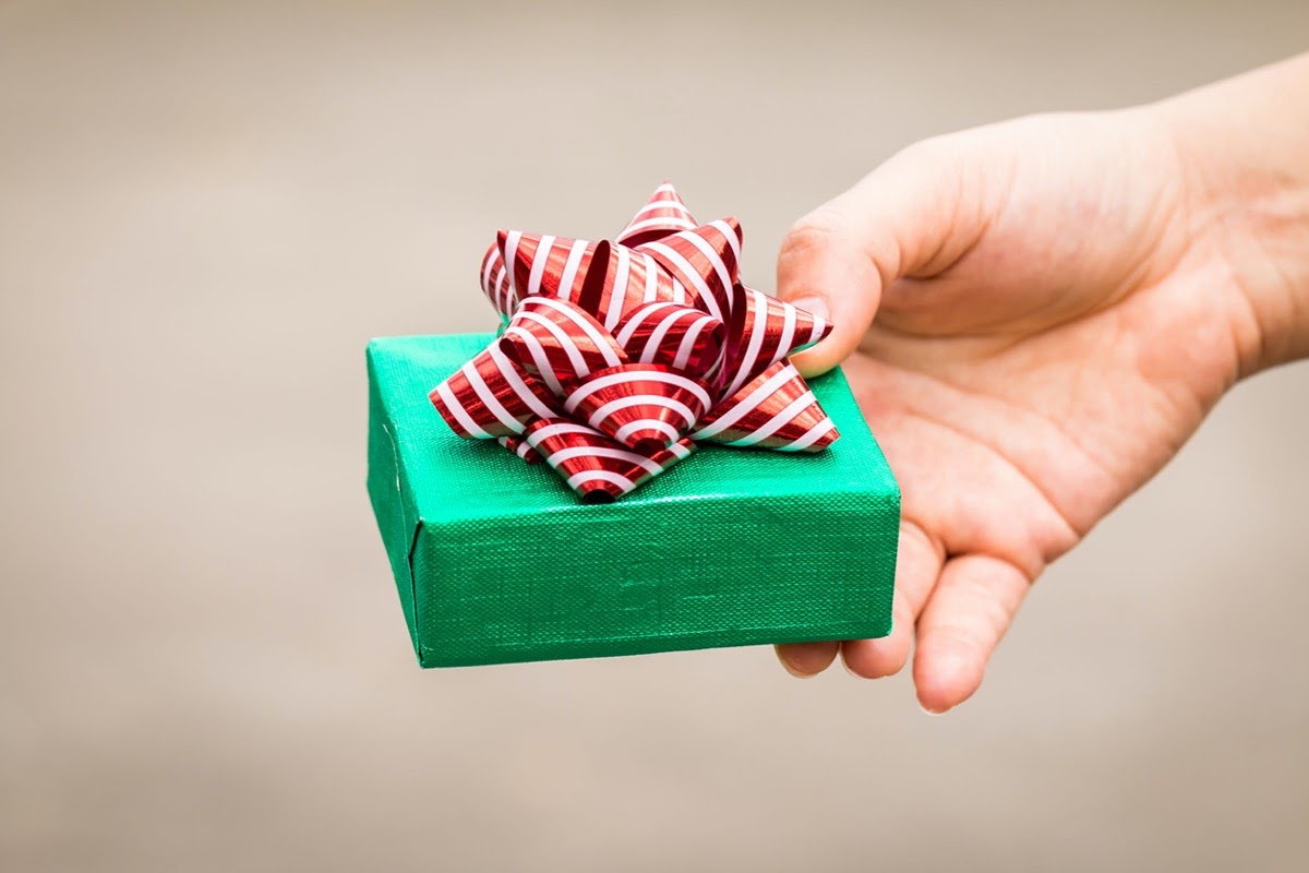 Give Back: 4 Ways Locals Can Support Their Communities This Holiday